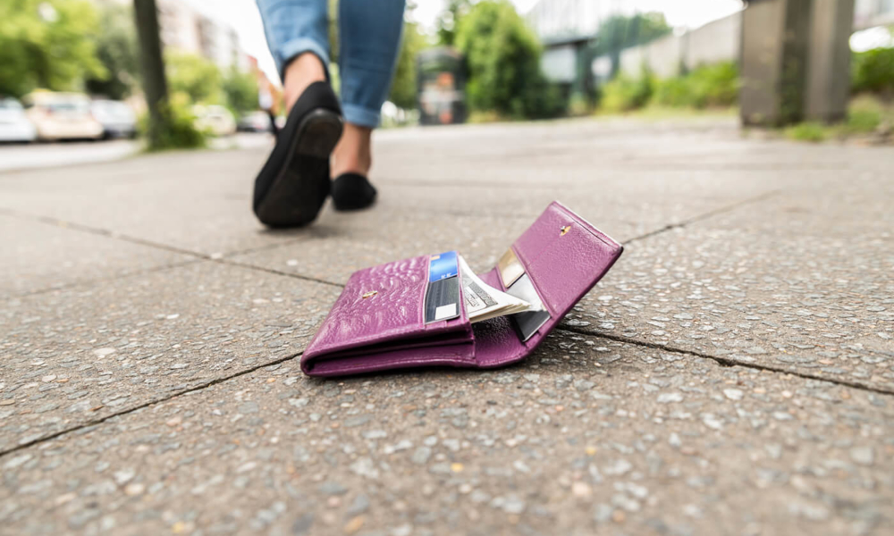 If You Find a Lost Wallet Will You Return it??? – Fancy Life Corner